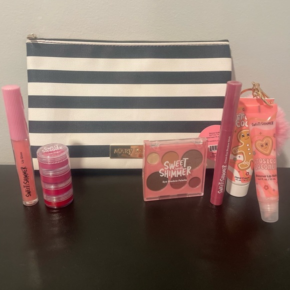 Makeup | Ulta Beauty Sweet Shimmer Makeup Set Wpom Pom Key Chain Mary ...
